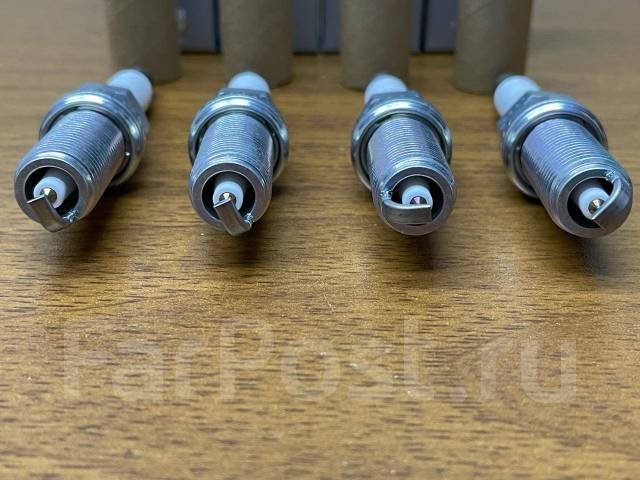 Свечи иридий(компл.4 шт)NGK Dilkar8J9G C-HR Auris оригинал Япония ...