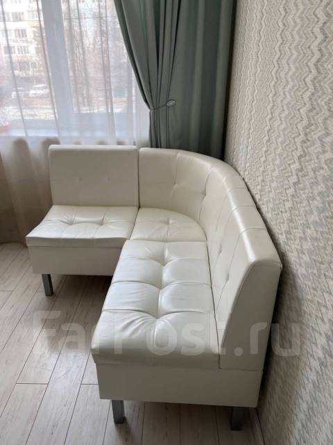 Продам кухонный уголок, кожзам, белый, кухня, б/у, в наличии. Цена: 12 ...