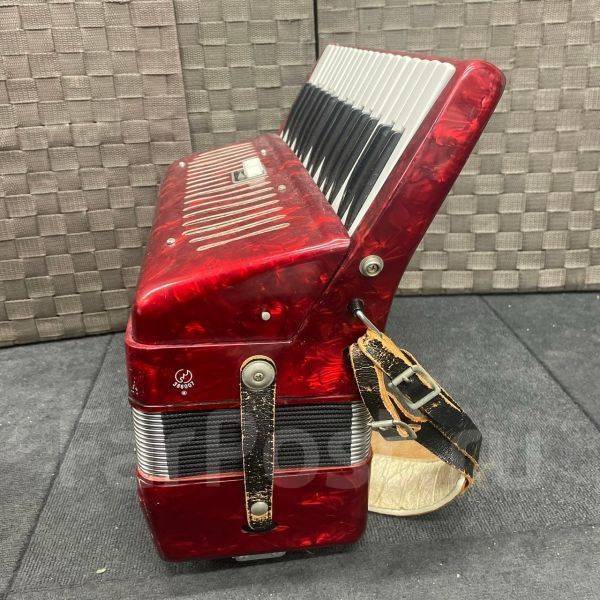 Аккордеон Yamaha S-32B, б/у, в наличии. Цена: 17 000₽ во Владивостоке