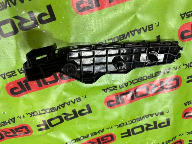 Крепление бампера Toyota Land Cruiser Prado правое переднее 5211560200 ...
