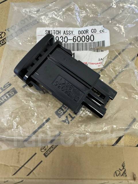 Кнопка закрытия крышки багажника Toyota Land Cruiser 200 купить в ...