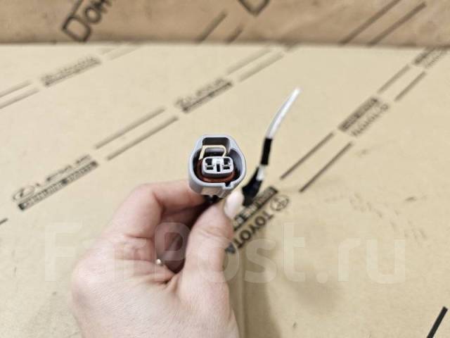 Фишка фонаря заднего хода Toyota Rav4 9098011149 45 купить в Москве по ...