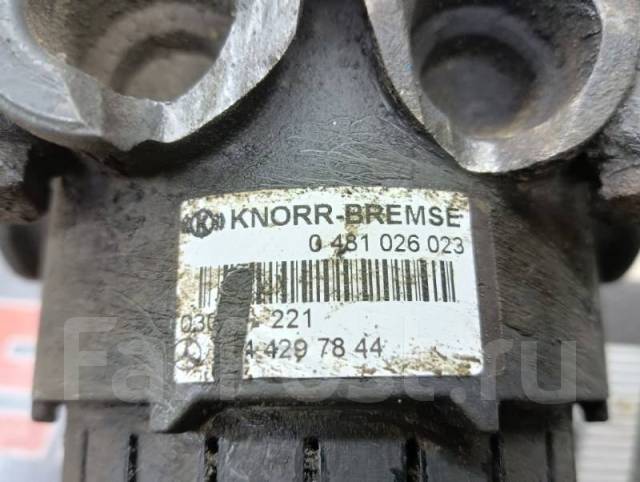 Ускорительный клапан Mercedes-Benz Axor 2003 0481026023 2628 6X4 4200 ...