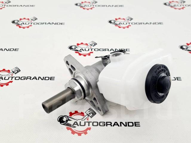 Главный тормозной цилиндр Toyota Land Cruiser Prado 120 / Surf 215 ...