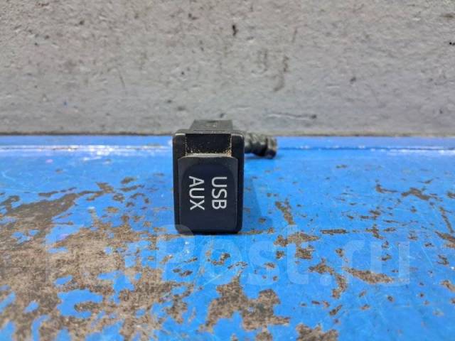 Разъем AUX Lexus Ct200H 8619076010 ZWA10 купить в Мытищах по цене: 1 ...