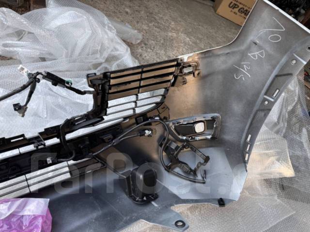 Бампер с решеткой Toyota Land Cruiser FJA300, FJA300W, GRJ300 купить во ...