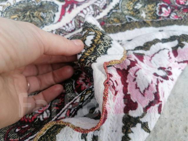 Одеяло покрывало 1.5 спальное, б/у, в наличии. Цена: 450₽ во Владивостоке