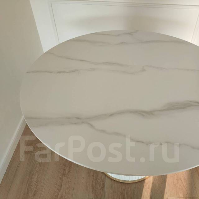 Стол обеденный круглый Snow Stone (белый мрамор, подстолье колонна ...