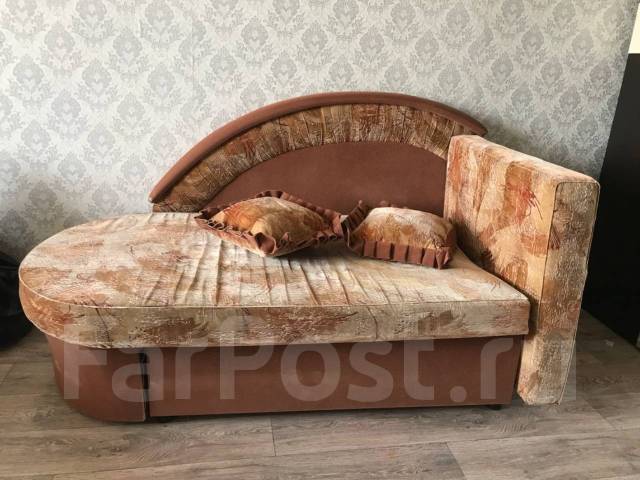 Тахта, ткань, коричневый, б/у, в наличии. Цена: 1 500₽ в Уссурийске