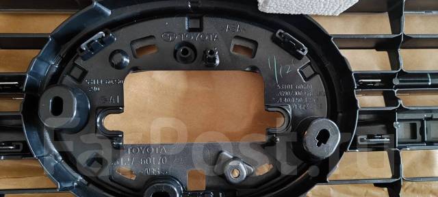 Toyota Land Cruiser 300 решетка радиатора под камеру. новве 5310160L41 ...