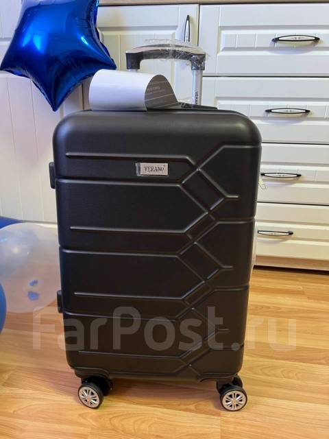 Чемодан ручная кладь, новый, в наличии. Цена: 2 500₽ во Владивостоке