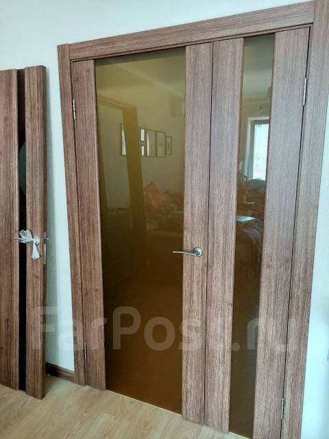 Межкомнатные двери, б/у, в наличии. Цена: 35 000₽ в Хабаровске