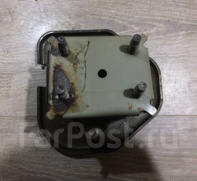 Кронштейн усилителя заднего бампера правый Nissan Qashqai 2014> купить ...