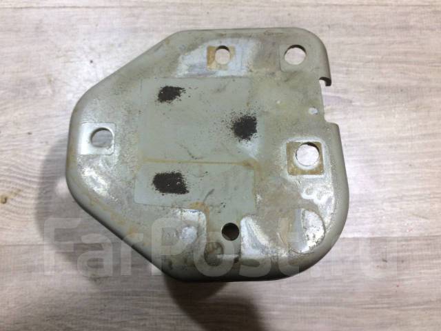 Кронштейн усилителя заднего бампера правый Nissan Qashqai 2014> купить ...