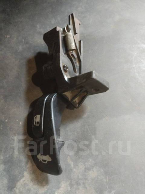 Ручка открывания багажника и бензобака Toyota купить в Улан-Удэ по цене ...