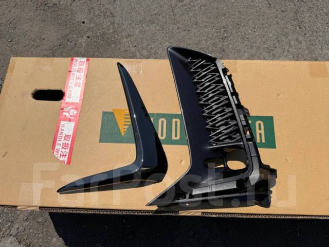 Накладка на туманку левая Lexus UX250, UX300 оригинал япония F-Sport ...