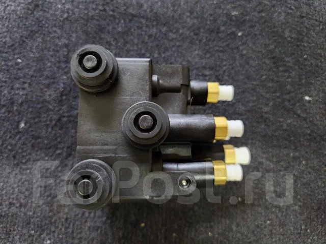 Блок клапанов пневмоподвески задний Land Rover Range Rover L405/L494 ...