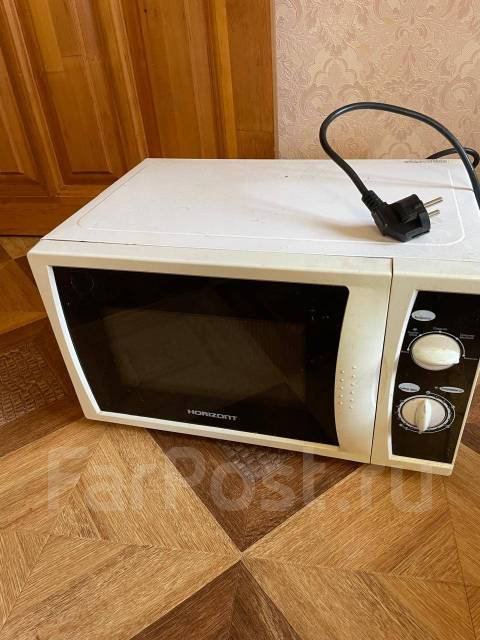 Отдам микроволновку за шоколадку, Horizont, б/у, в наличии. Цена: 1₽ во ...