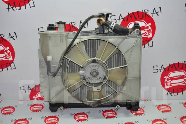 Радиатор охлаждения двигателя Toyota Platz NCP12, NCP16/ Vitz NCP10 ...