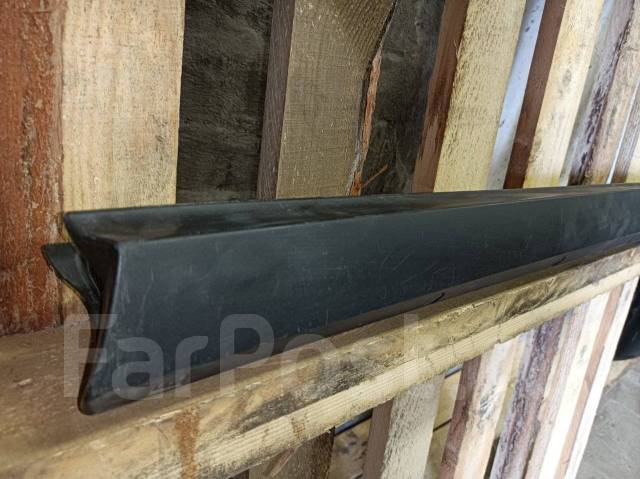 Накладка на дверь передняя правая Lexus NX купить во Владивостоке по ...