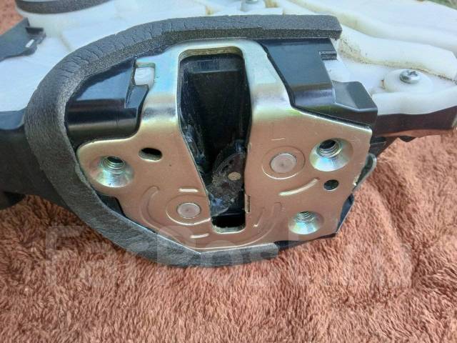 Замок двери Toyota Yaris Cross MXPB15 M15A-FKS, передний левый купить ...