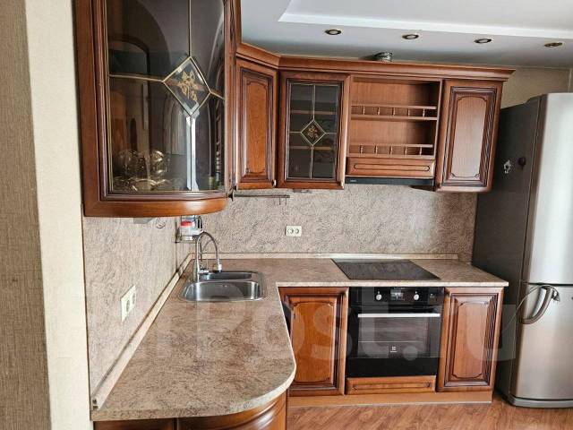 Продам кухонный гарнитур, угловая, встроенная, мдф, стекло, массив ...