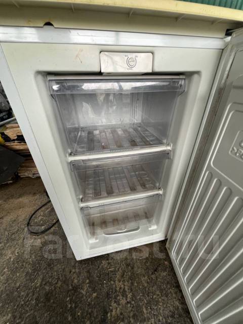 Морозильная камера Whirlpool, б/у, в наличии. Цена: 6 000₽ во Владивостоке