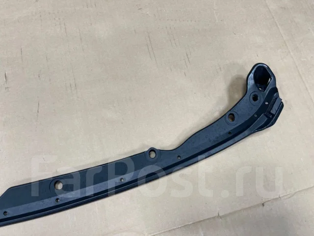 Уплотнитель капота на Toyota Hilux GUN125 2020+ купить во Владивостоке ...