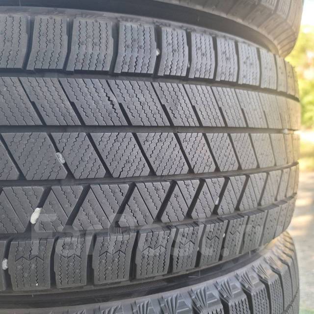 Bridgestone Blizzak VRX3, 215/55R17 94Q, 17", 1 шт, 215 мм, 55 %, радиальный, зимние. Цена: 35 ...