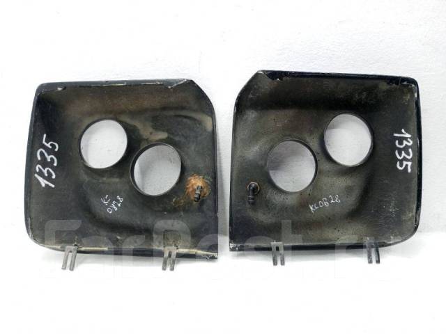 Накладка фары Левая + правая На последнем фото как выглядит с решёткой ...