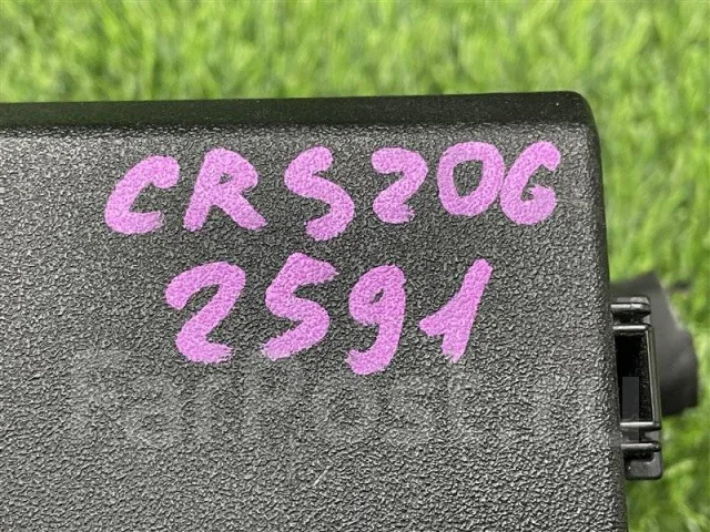 Предохранитель 50А-30А-50А Toyota Crown Majesta 2009 9098208302 URS206 ...
