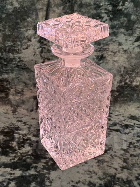 Штоф хрустальный, б/у, в наличии. Цена: 300₽ во Владивостоке