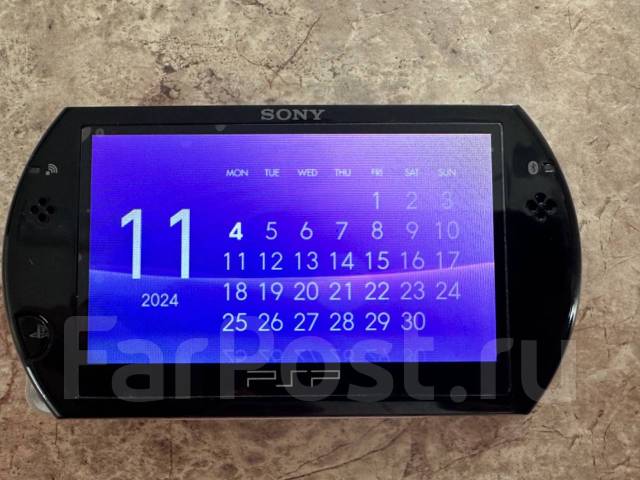 Sony PSP PlayStation Portable Go 16GB + много игр во Владивостоке, б/у ...
