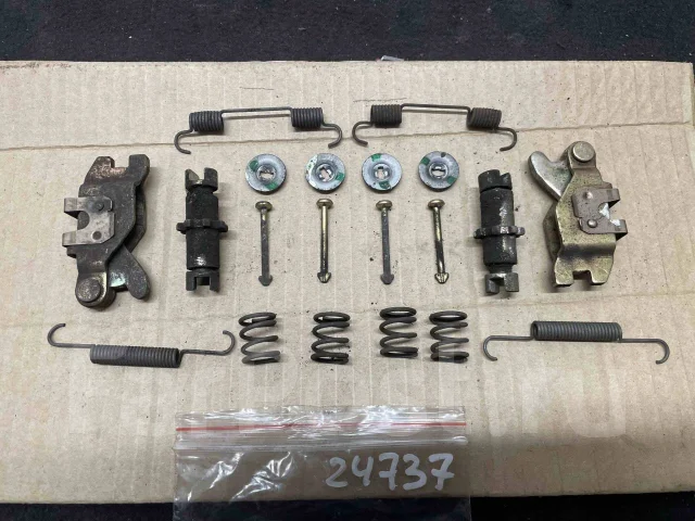 Механизм колодок ручного тормоза Nissan Skyline V35 44050-8j010 купить ...