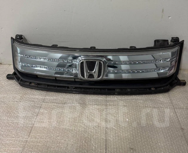 Решетка радиатора Honda Freed Spike GP3 купить во Владивостоке по цене ...