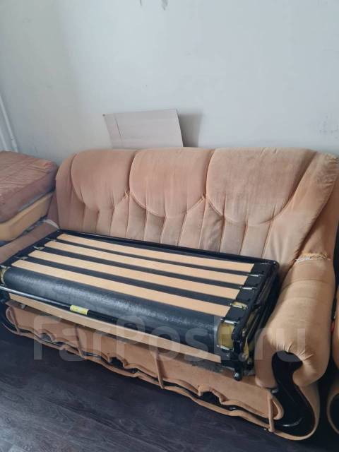 Отдам диван и два кресла во Владивостоке