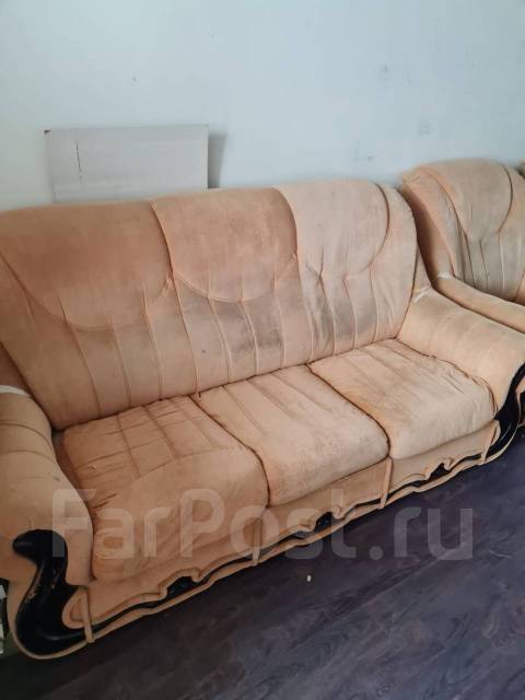 Отдам диван и два кресла во Владивостоке