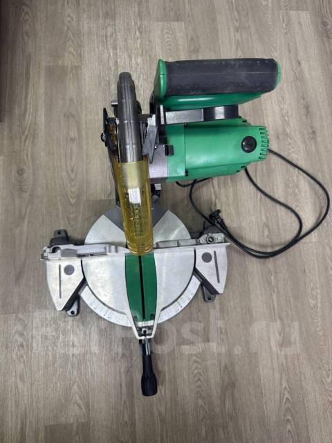 Пила торцовочная Hitachi C10FCE2 диск на 255мм, б/у, в наличии. Цена ...