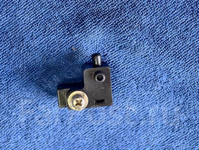 Концевик стояночного тормоза Toyota Corsa Tercel EL41 EL43 EL45 EL51 ...